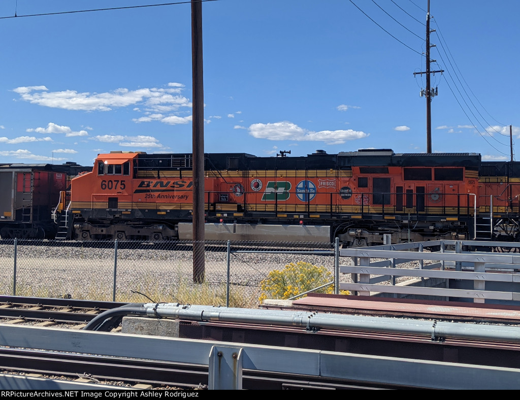 BNSF 6075